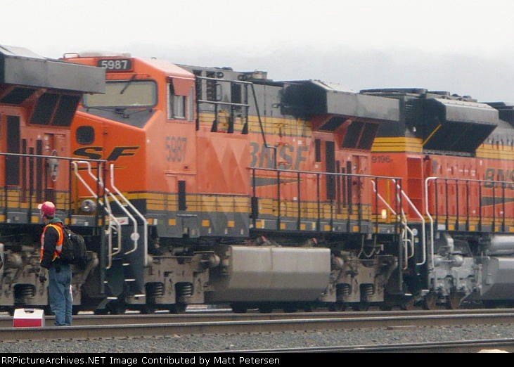 BNSF 5987